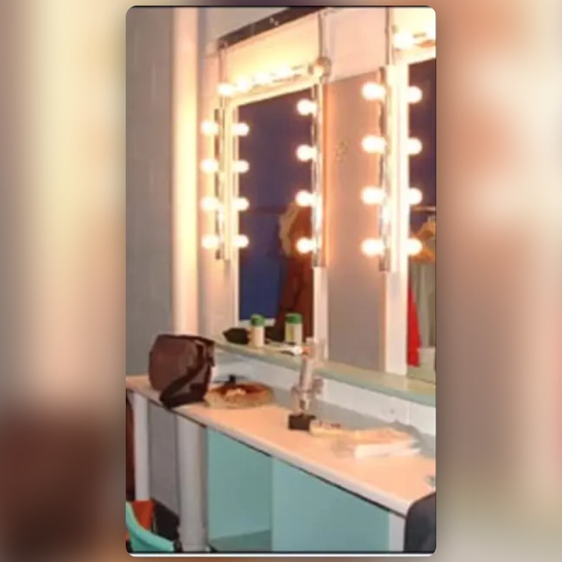 Dressing room Lens by Beam Kanwara - Snapchat Lenses and Filters