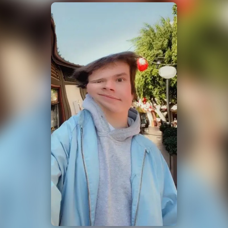 Funny Mirrors Lens by Snapchat - Snapchat Lenses and Filters