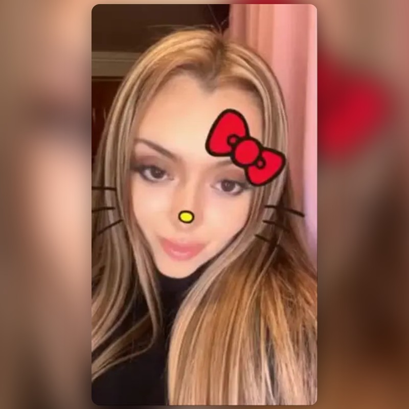 Hello Kitty Me Filter by Melissa Farías | Snapchat Lenses
