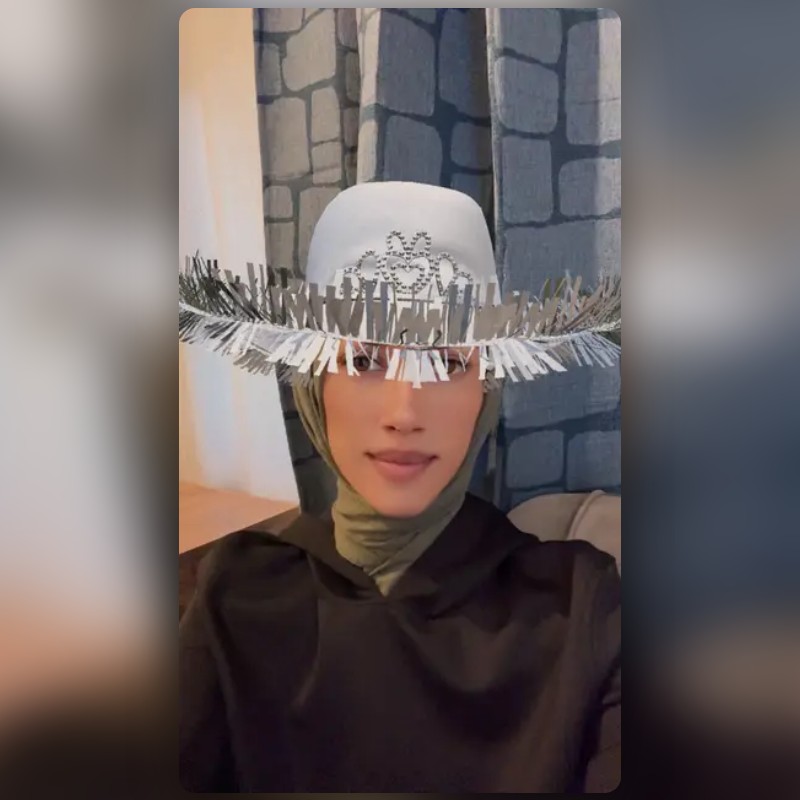 White Cowboy Hat Filter by Ayse Ozdemir | Snapchat Lenses