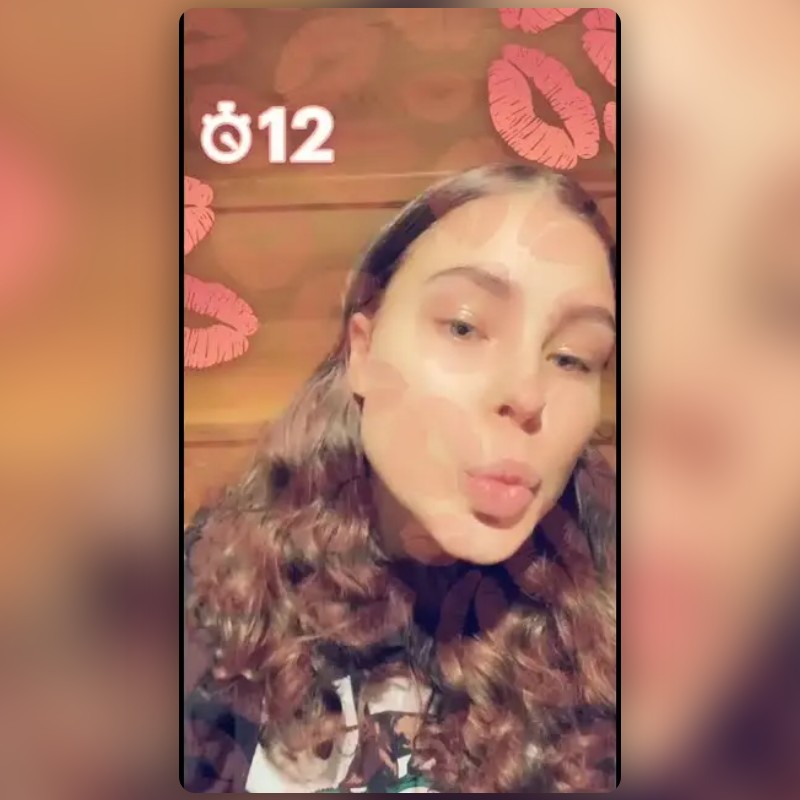 Kiss Challenge Lens by Snapchat - Snapchat Lenses and Filters