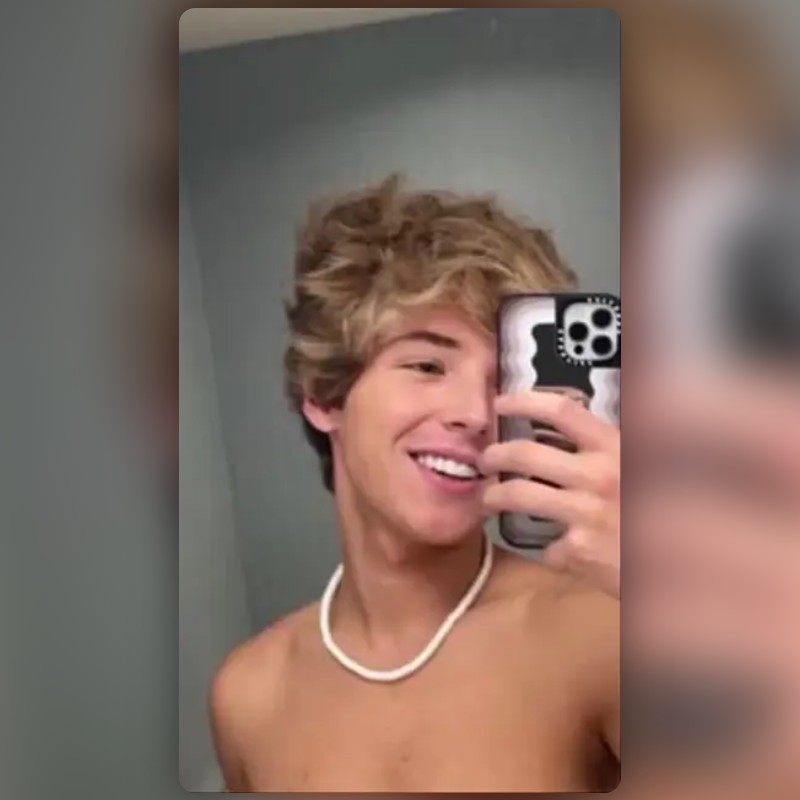 MERRY CHRYSLER Lens by Dillon Ensor - Snapchat Lenses and Filters