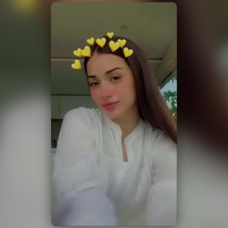 Heart Yellow Crown Lens by Mehul._.111 - Snapchat Lenses and Filters