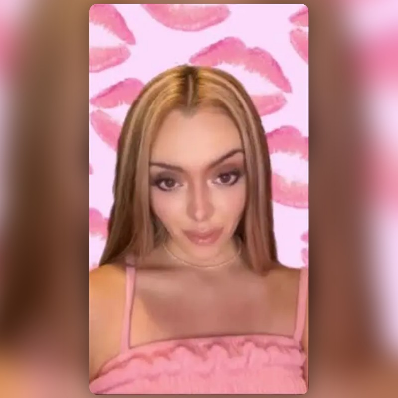 Kissing Lips Filter by Melissa Farías | Snapchat Lenses