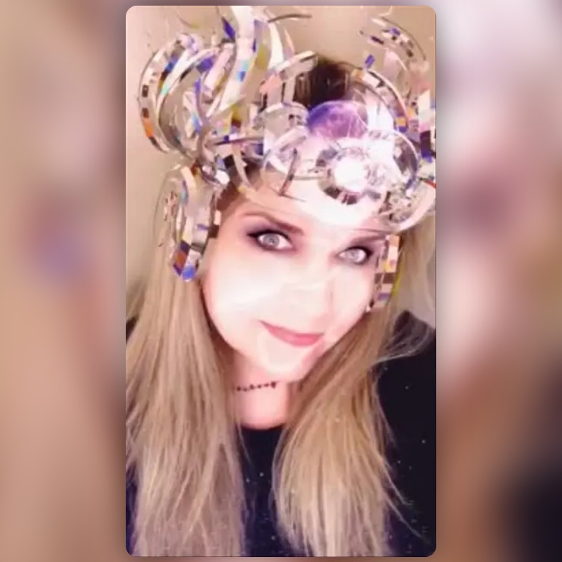 Future Crown Filter by Holliday Horton | Snapchat Lenses