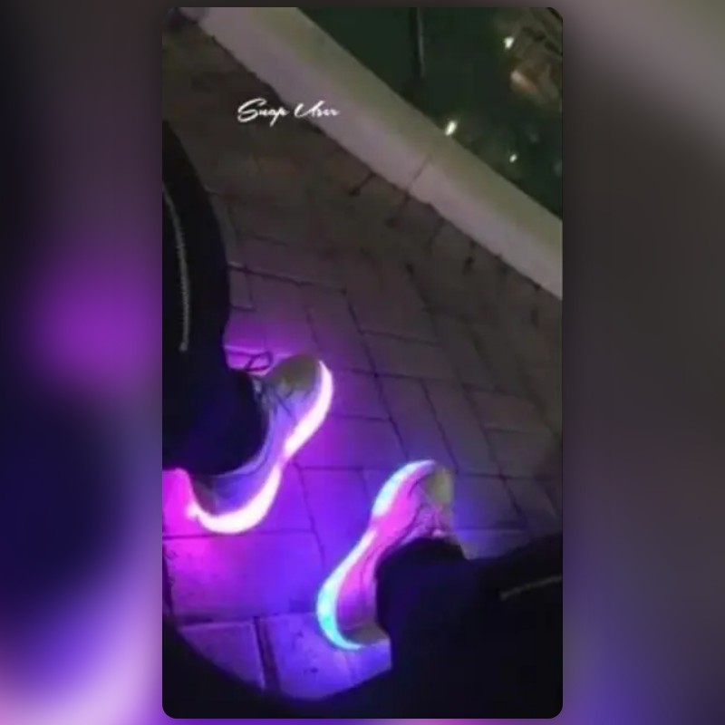 Light Shoes Lens by Snapchat - Snapchat Lenses and Filters