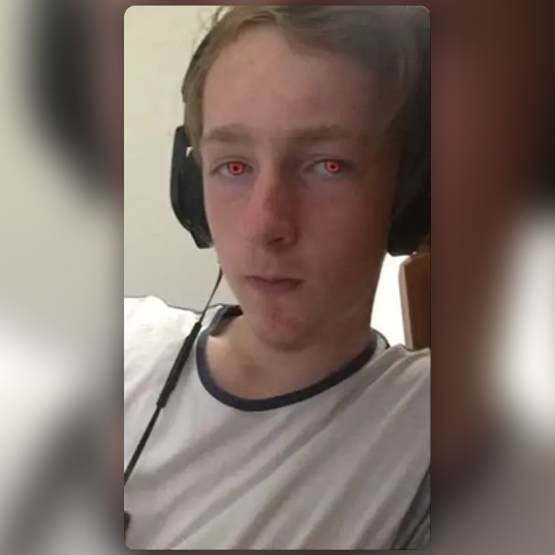 Red Eyes Lens by 🇲🇽 Saxon Brooker 🇲🇽 - Snapchat Lenses and Filters