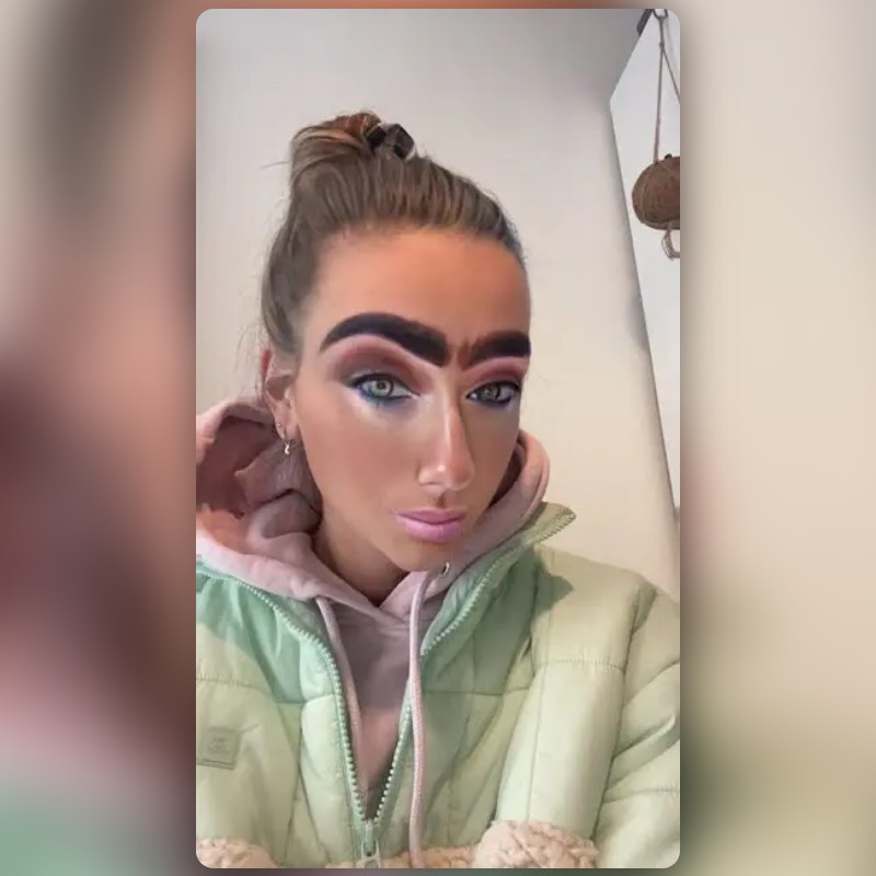 Bold Makeup Lens by Snapchat - Snapchat Lenses and Filters