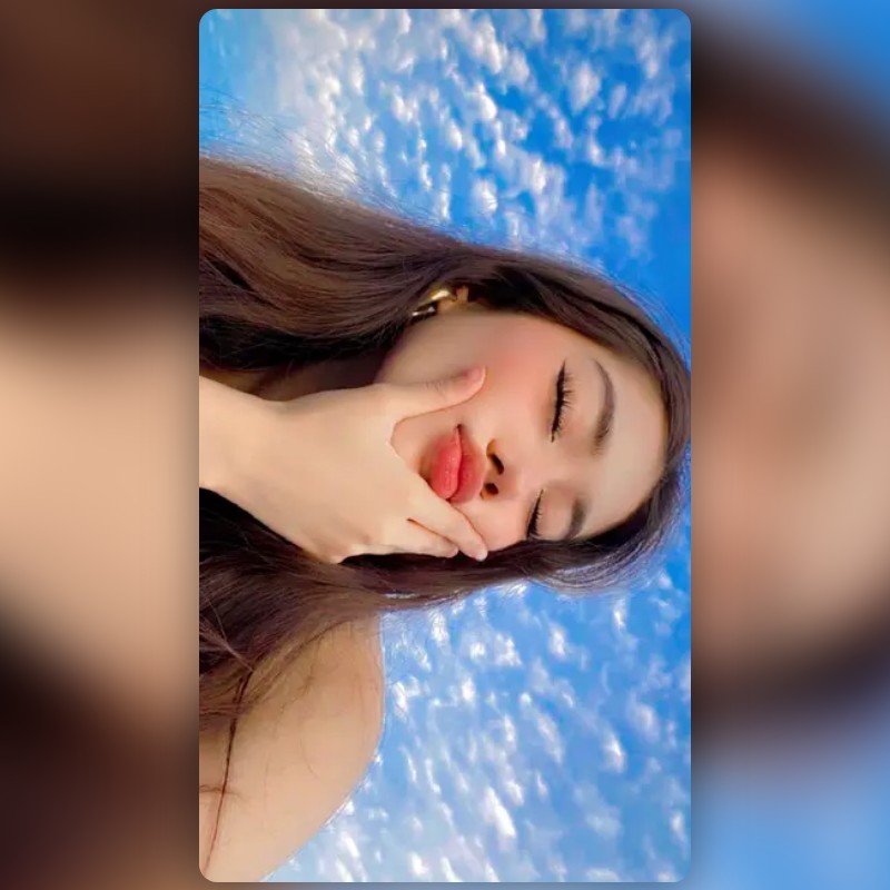 Glowing Soft Lens by Sunny Bahadurpuria🎥 - Snapchat Lenses and Filters